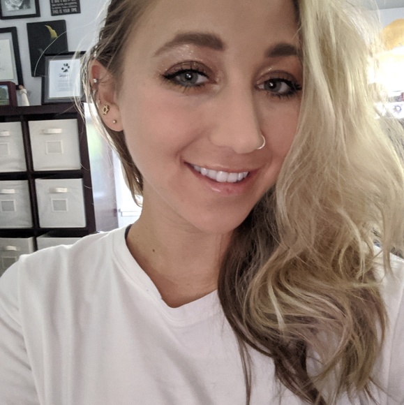 Kallie's Closet (@kalliefromcali) | Poshmark